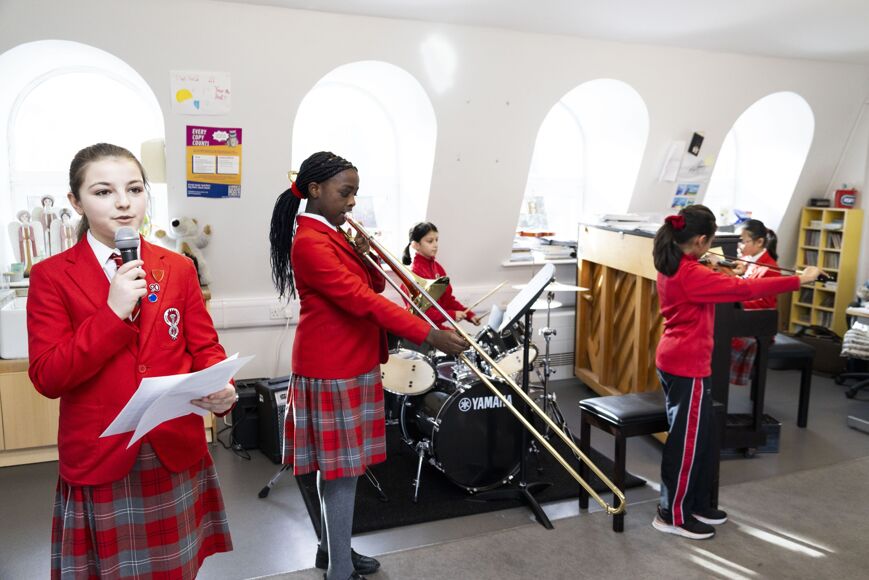 The benefits to learning a musical instrument and how to practise a ...