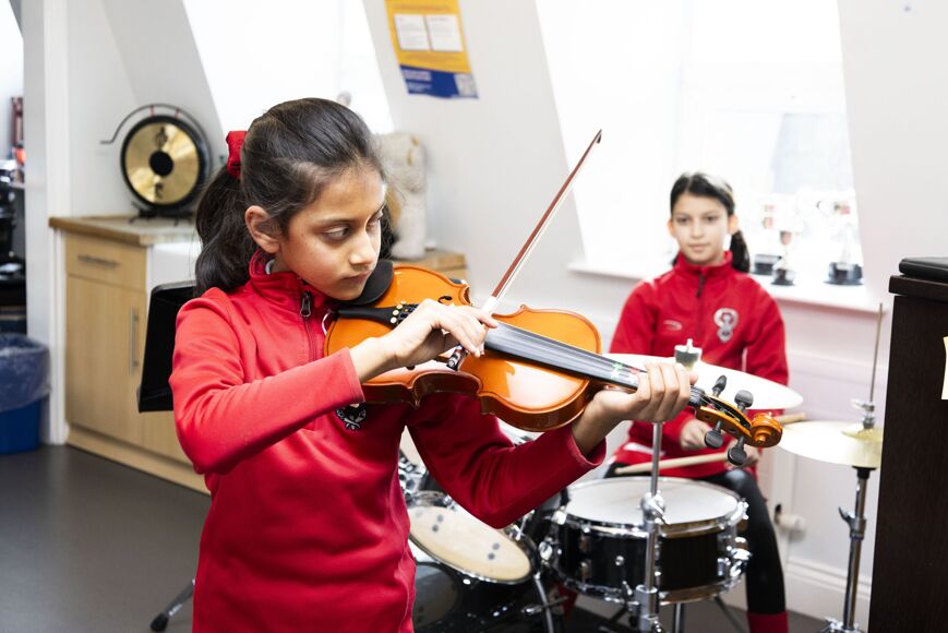 The benefits to learning a musical instrument and how to practise a ...